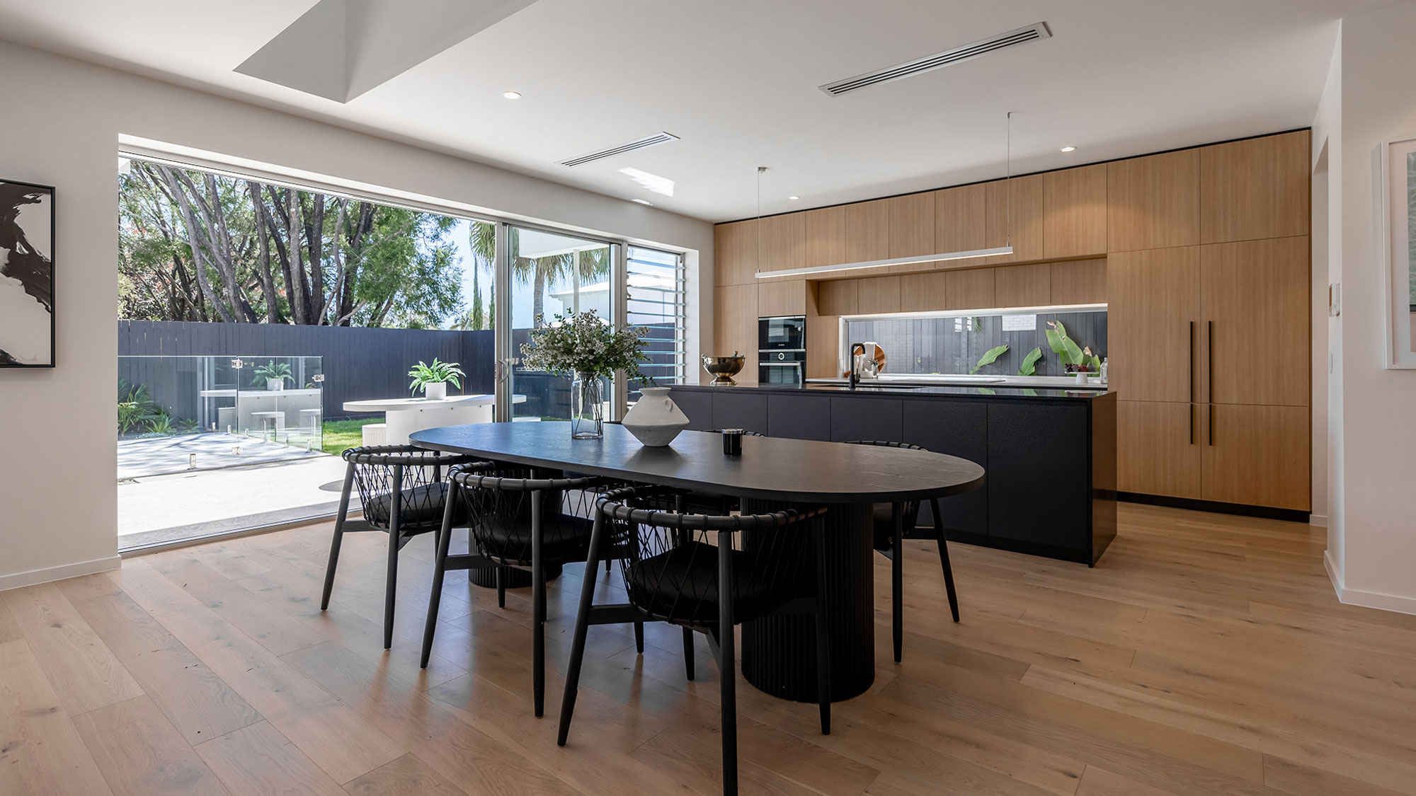 Off-White – DHK Group